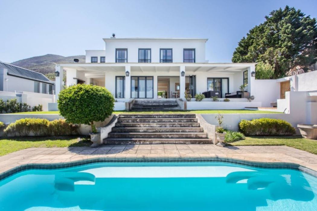Brook Crescent | Cape Villa Collection